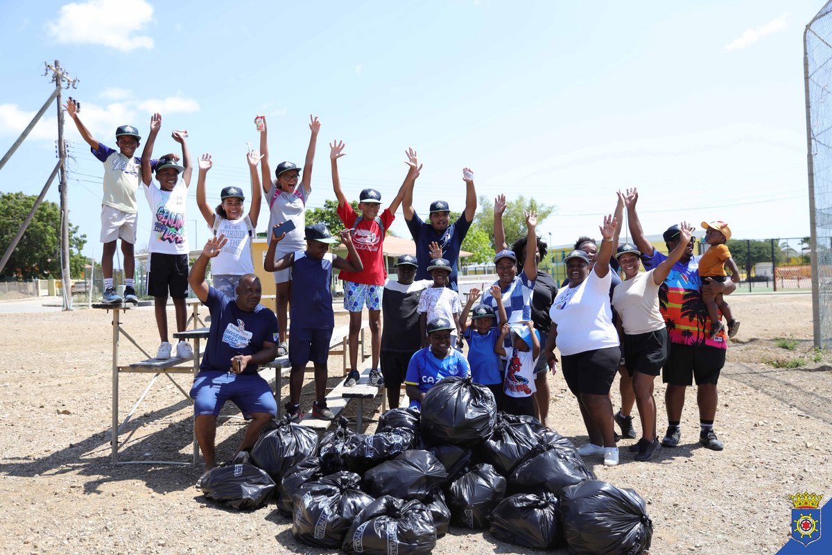 Openbaar Lichaam Bonaire: Clean up Day ‘Boneiru: Limpi i Bunita’ – Een ...